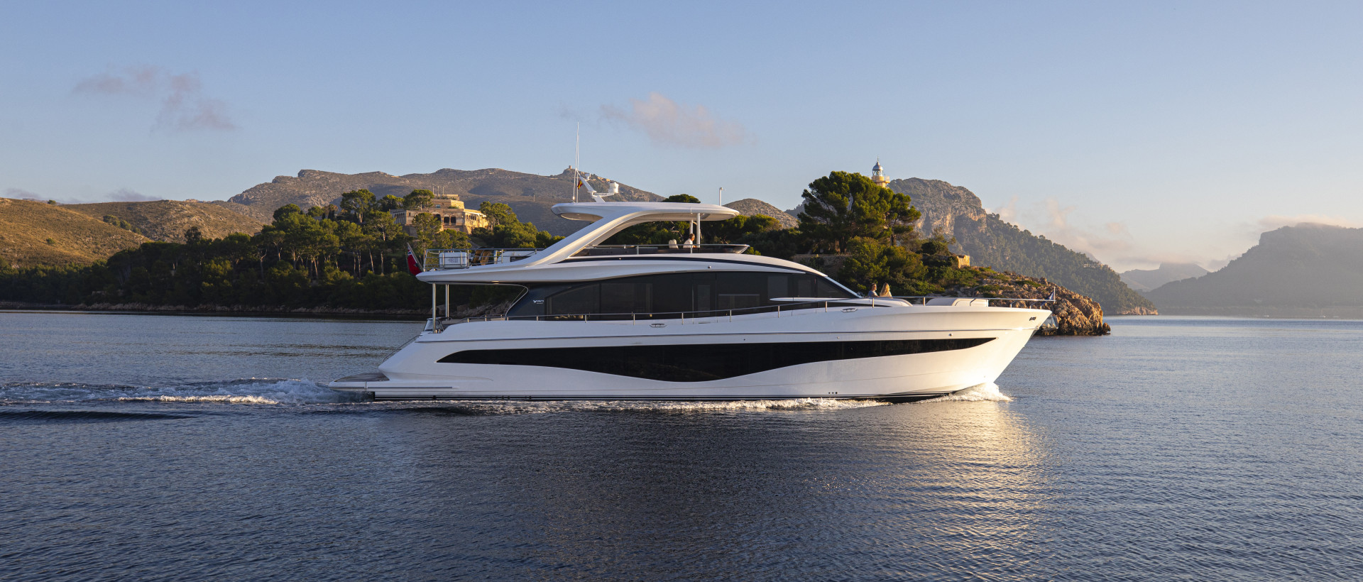 Princess France - Flybridge Yachts, V Class Sport Yachts, M Class Yachts